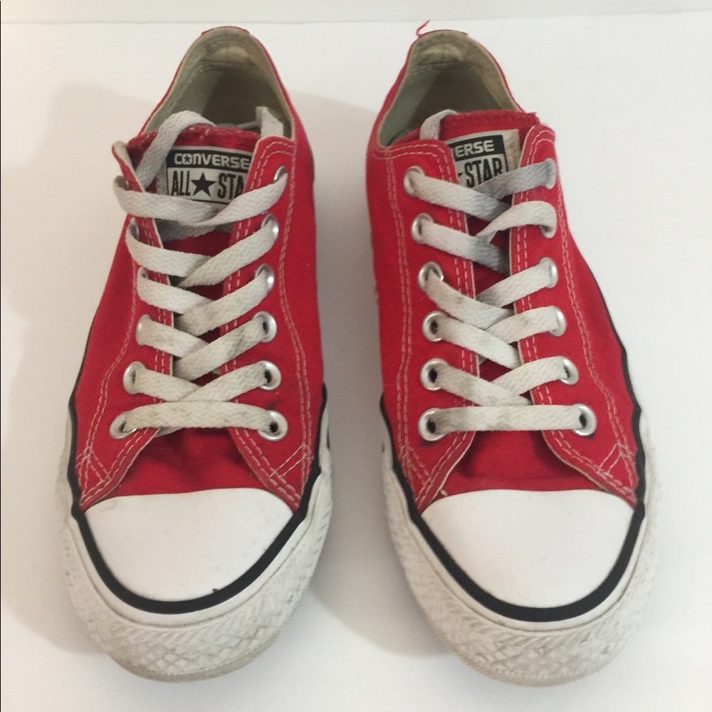 Red Converse Sneakers Size 7 - Gem